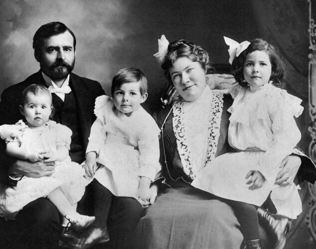 Watch Hemingway Episode 1: A Writer | PBS | Hemingway | Ken Burns | PBS