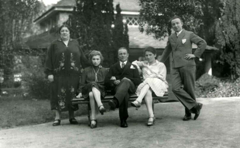 Susan Warsinger and and Joseph Hilsenrath biography | The U.S. and the ...